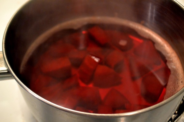 Red and Pink food coloring from one ingredient! – good gruel