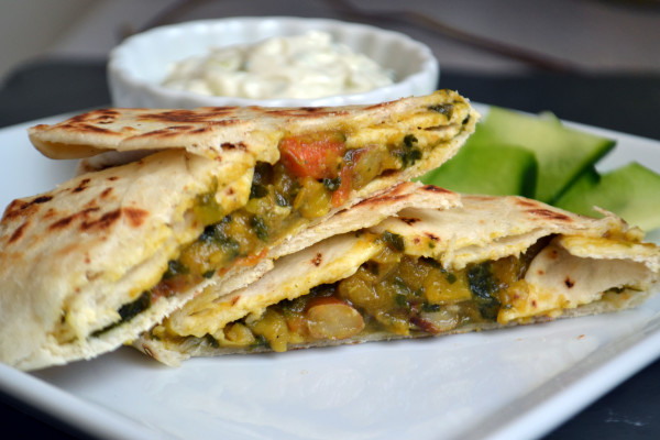 Easy Curry Burrito with Raita Dip – Vegan – good gruel