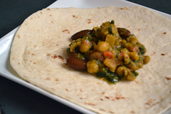 Easy Curry Burrito with Raita Dip – Vegan – good gruel